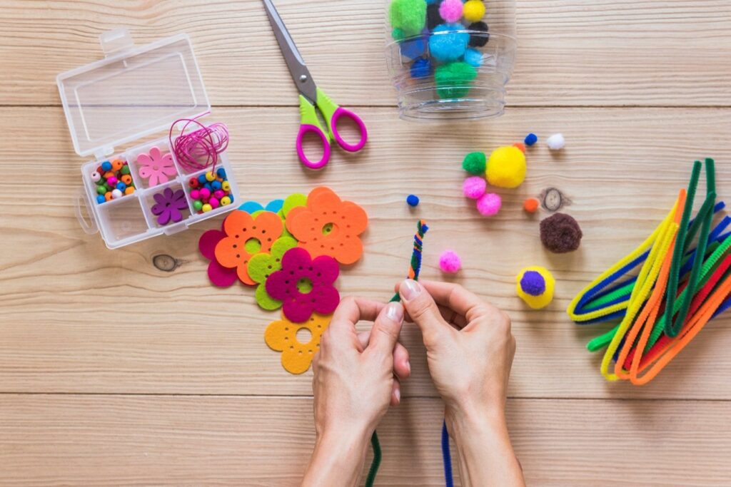 15 Best Pipe Cleaner Crafts to Try Today - Sunshine Crafts